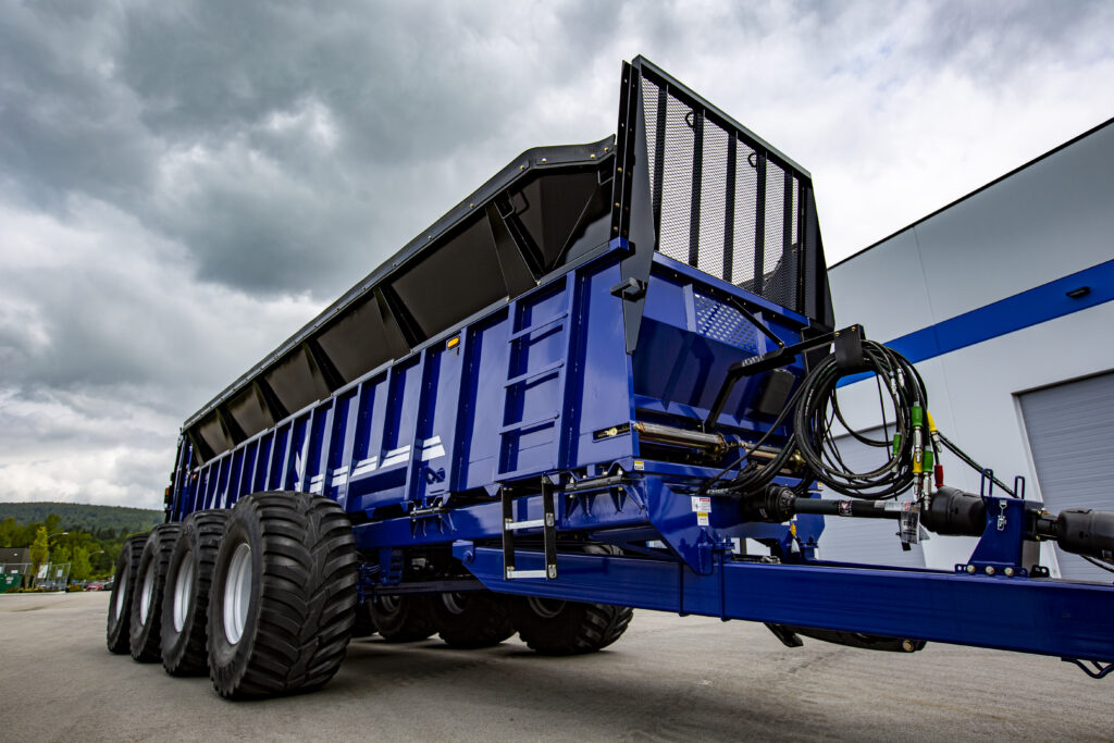 JBS Equipment Low Rider Manure Spreader - Byron AG Machinery - Byron AG ...