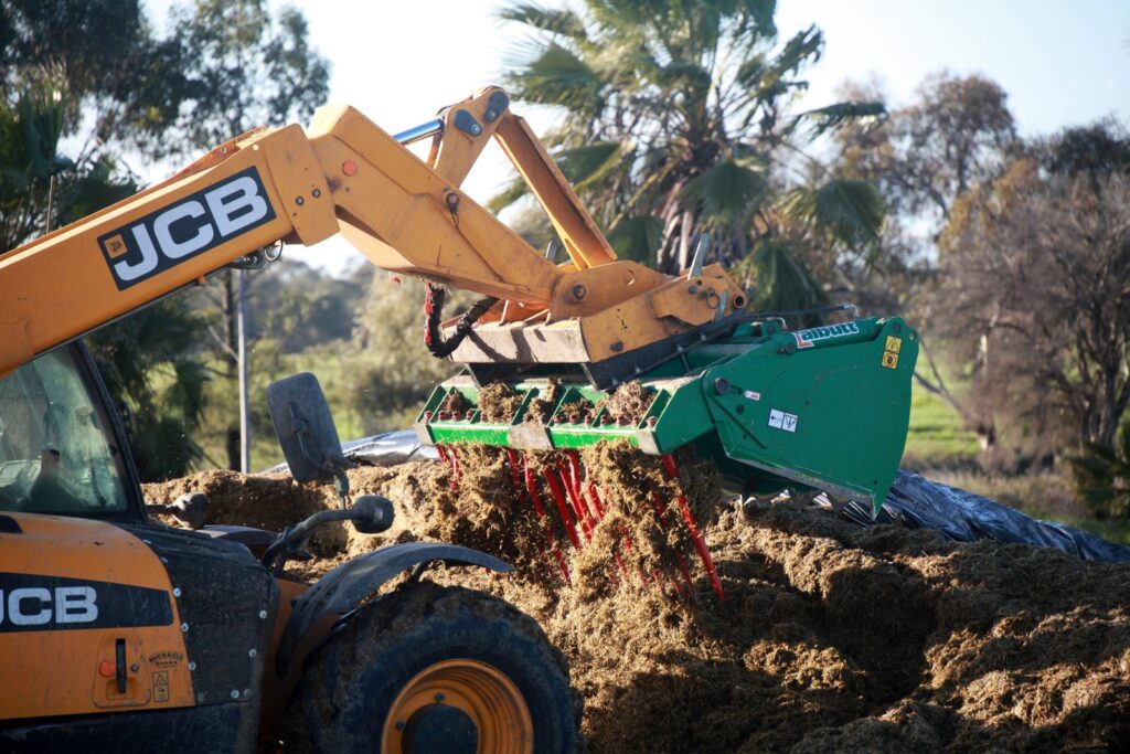Kerfab Silage Shear Grab - Byron AG Machinery - Byron AG Machinery