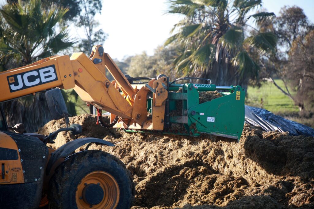 Kerfab Silage Shear Grab - Byron AG Machinery - Byron AG Machinery
