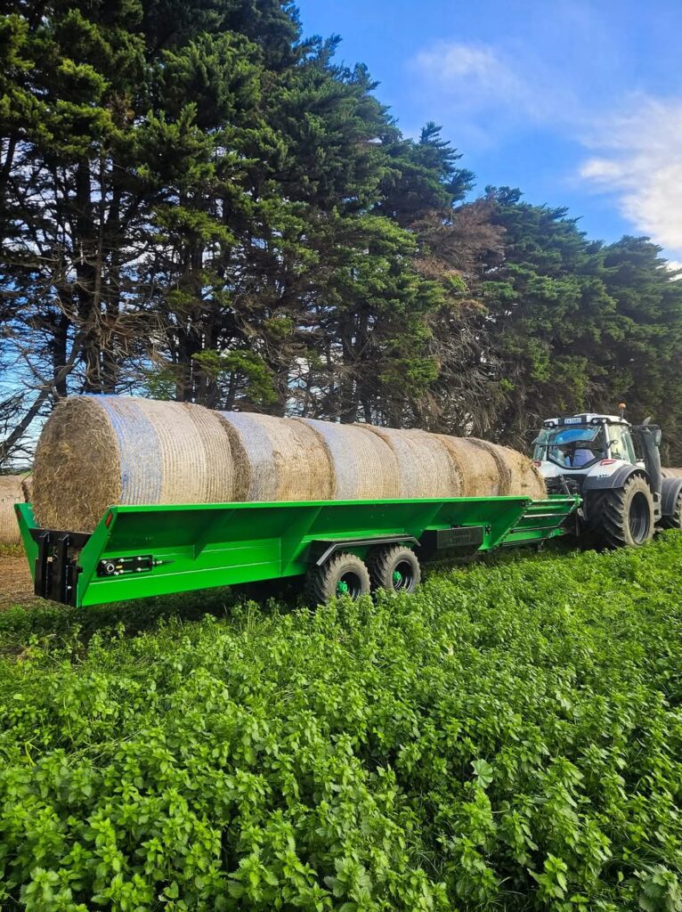 Truline Ultimate R6 Bale Feeder - Byron AG Machinery - Byron AG Machinery