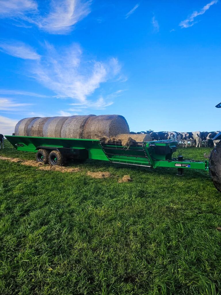 Truline Ultimate R6 Bale Feeder - Byron AG Machinery - Byron AG Machinery