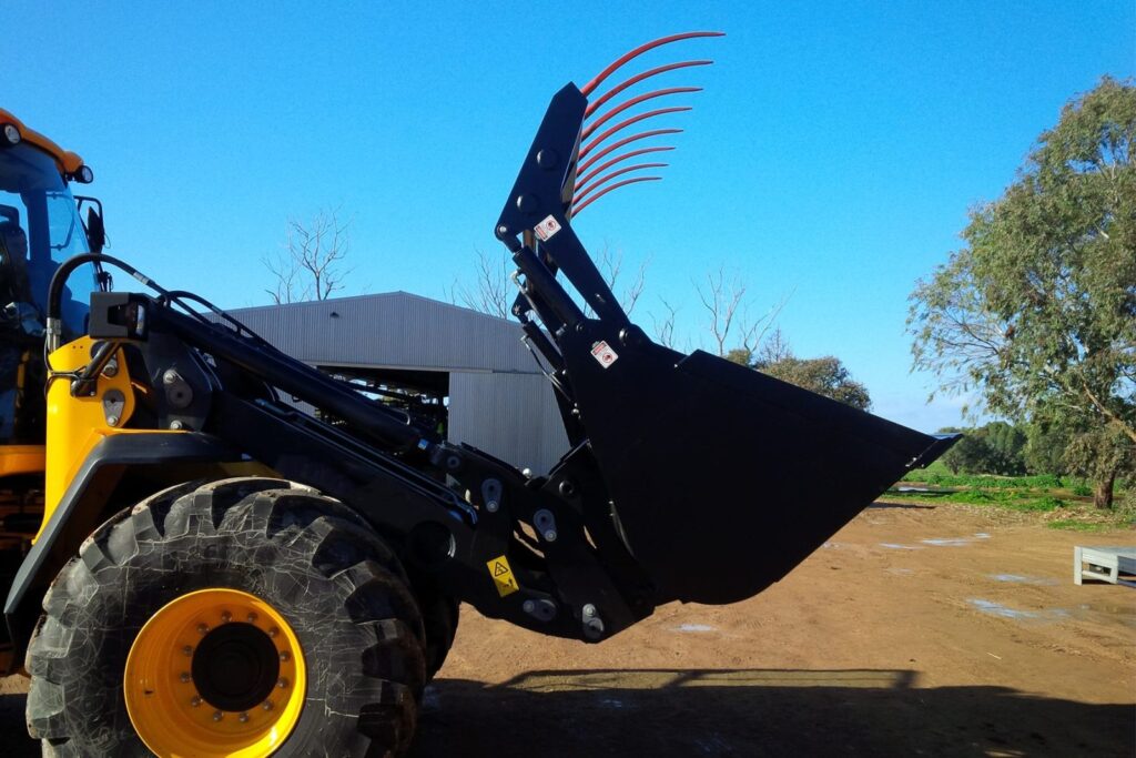 Kerfab Silage Bucket Grapples - Byron AG Machinery - Byron AG Machinery